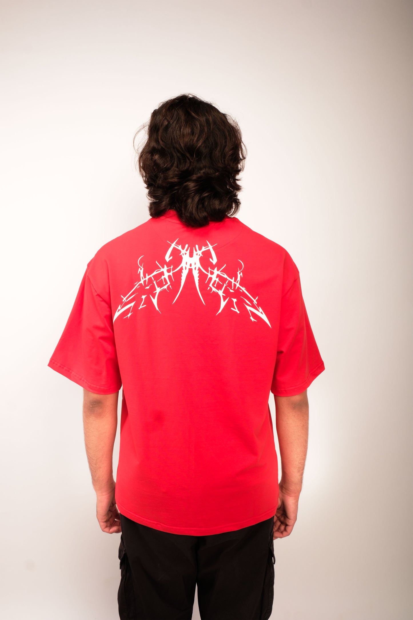 RESILIENT RED – Fly Mama